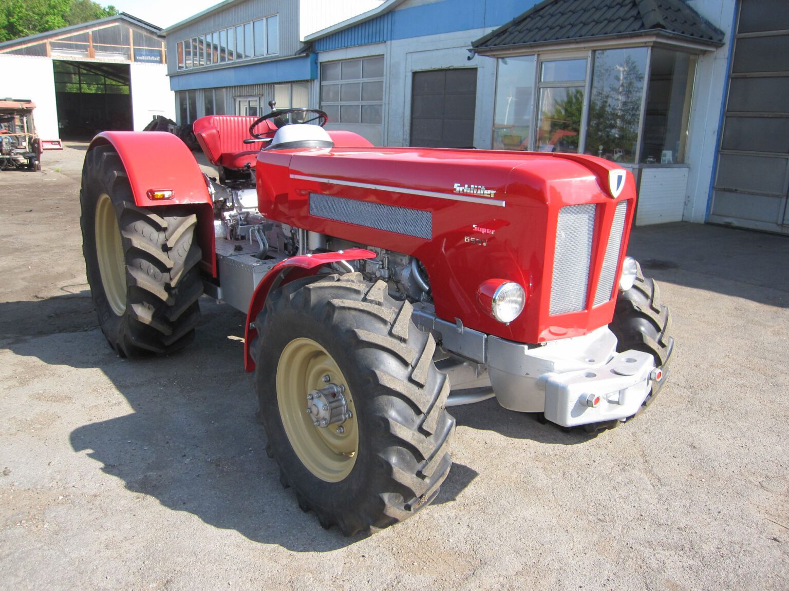 Schlüter Traktoren - Fahrzeuge - Schlüter Schmiede Jensen