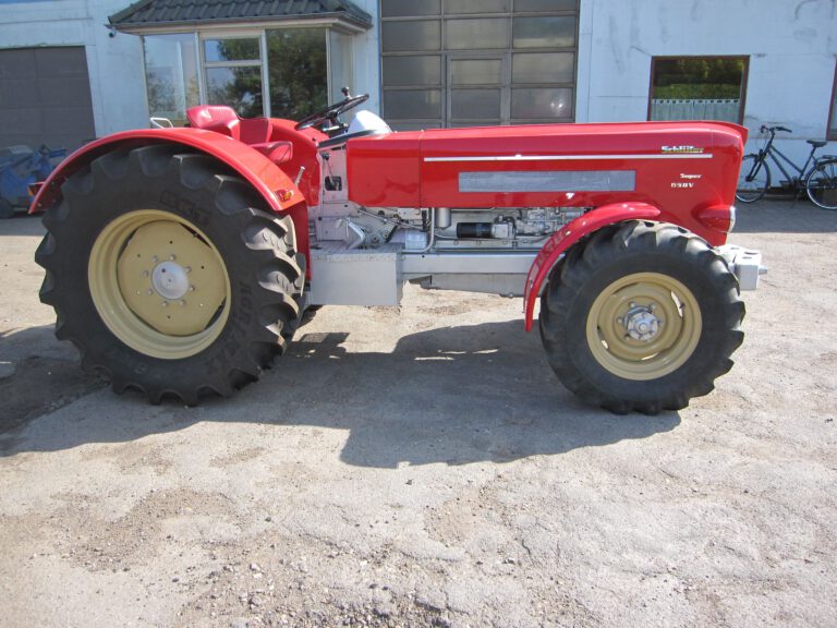 Schlüter Traktoren - Fahrzeuge - Schlüter Schmiede Jensen